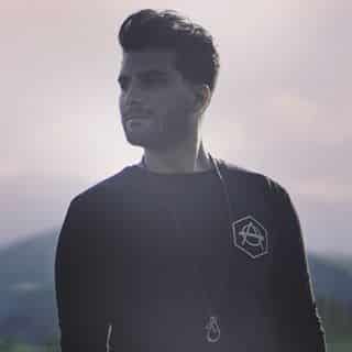 دانلود آهنگ شایان شایگان به نام دلخوشم MP3 کیفیت اصلی و تکست